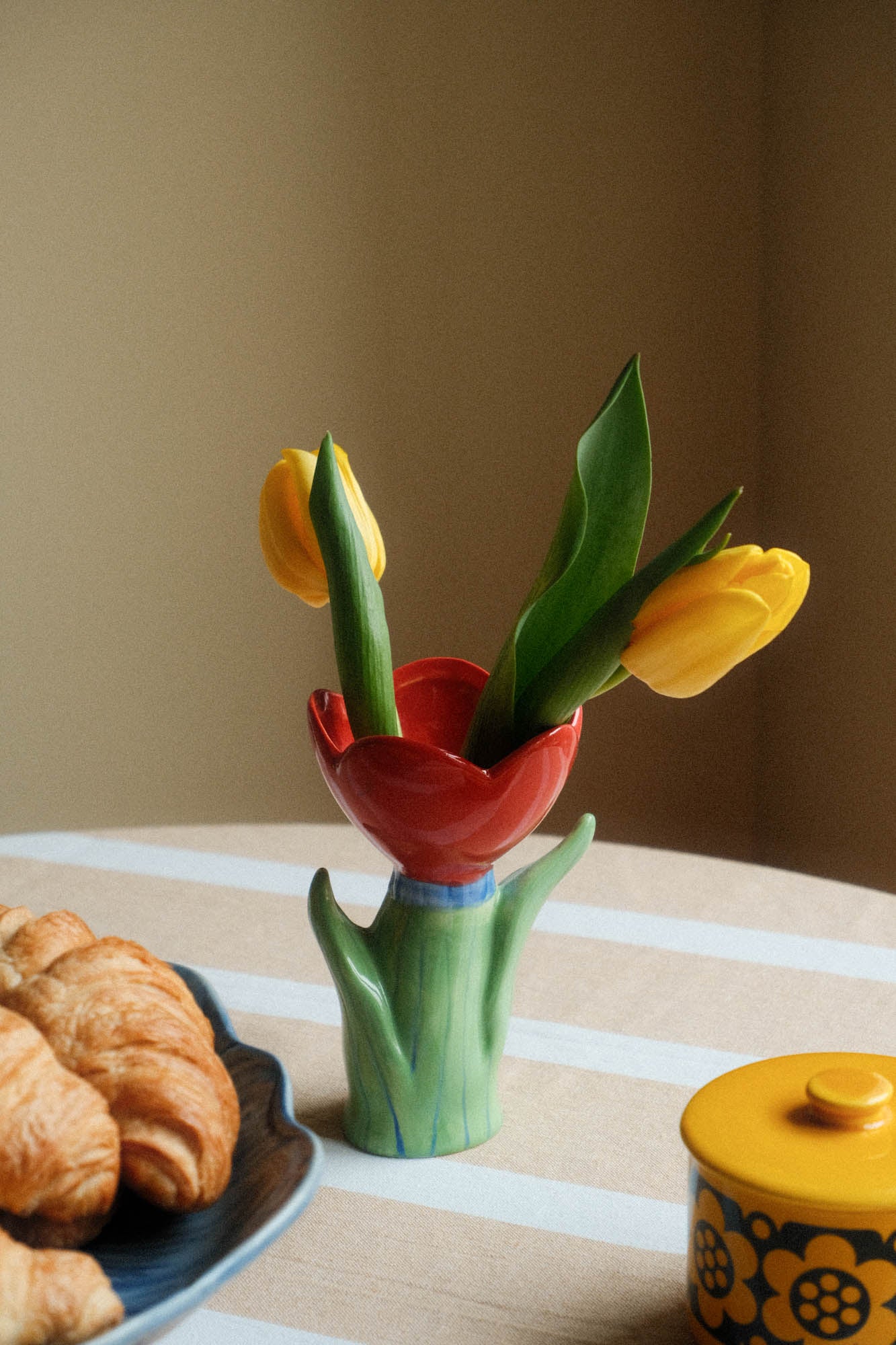 Small Ceramic Red Flower Vase – Spicer and Wood